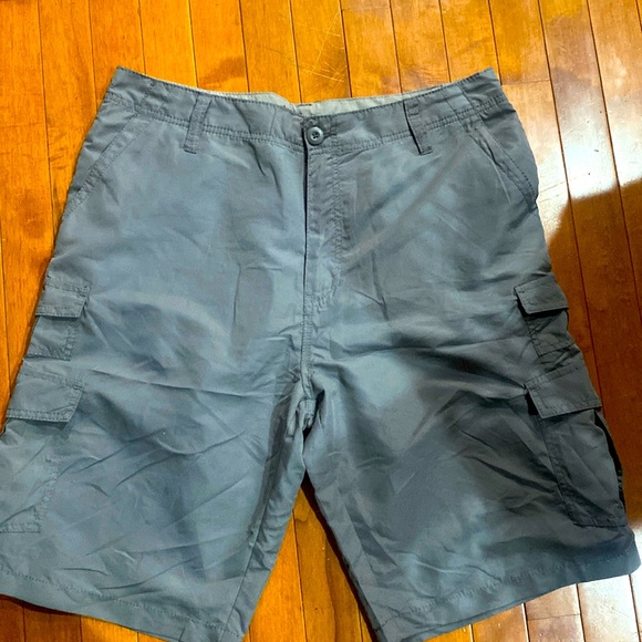Plugg | Shorts | Plugg Cargo Shorts | Poshmark